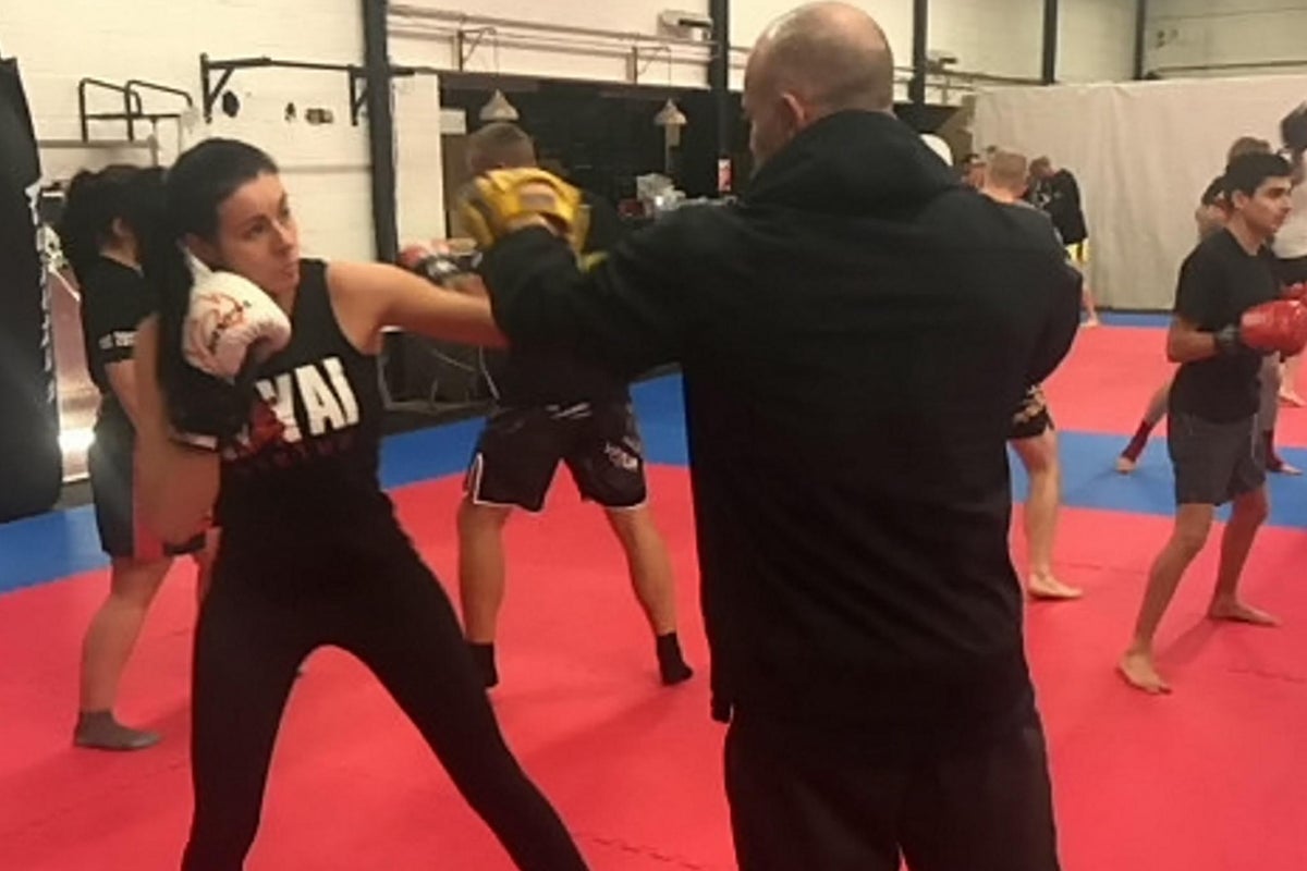Female boxer uses self-defence skills to fight off two thugs who try ...