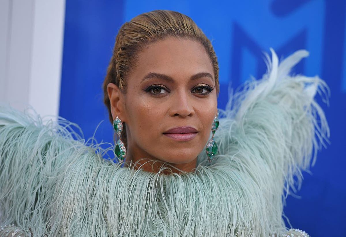 Beyoncé just dropped Valentine's Day-themed merchandise | The ...