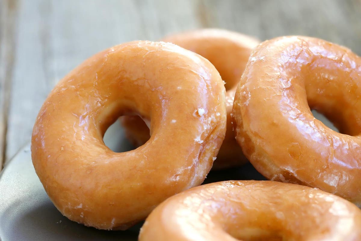 Bakery challenges customers to eat doughnuts size of their face in ...