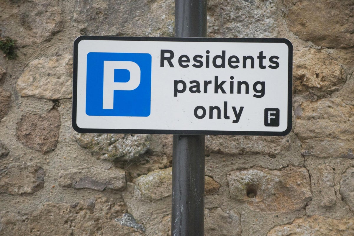 Parking vigilante uses fake road signs to fool drivers and reserve ...