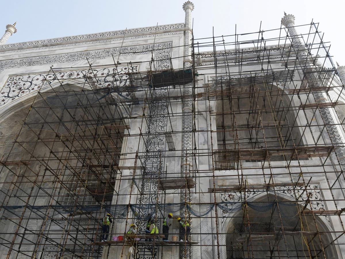 How a mud bath is ridding the Taj Mahal of grime | The Independent ...