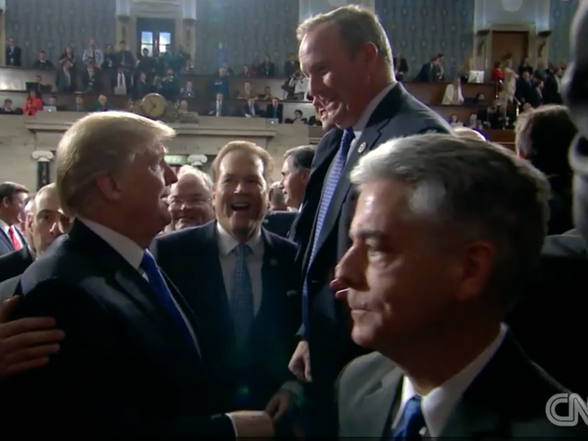 Nunes memo: Trump caught on hot mic saying he would '100%' release the ...