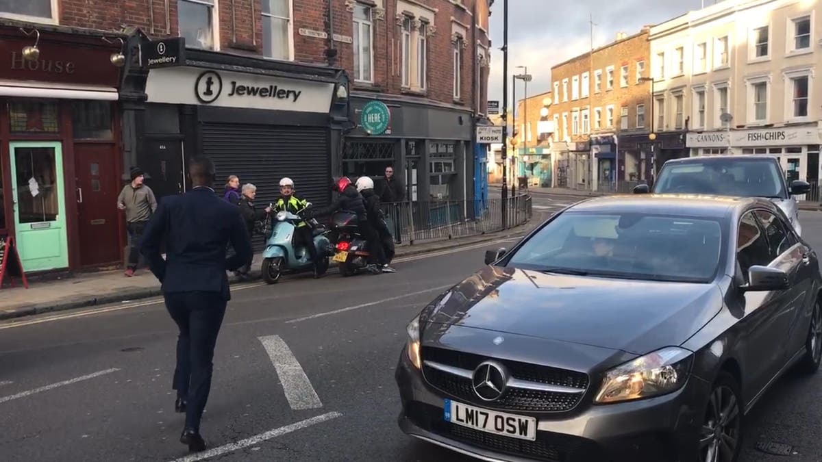 Strangers come to aid of scooter rider ambushed by moped gang | The ...