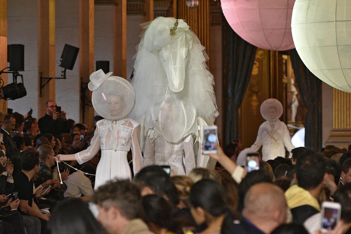 A layman’s guide to understanding a fashion week runway show | The ...