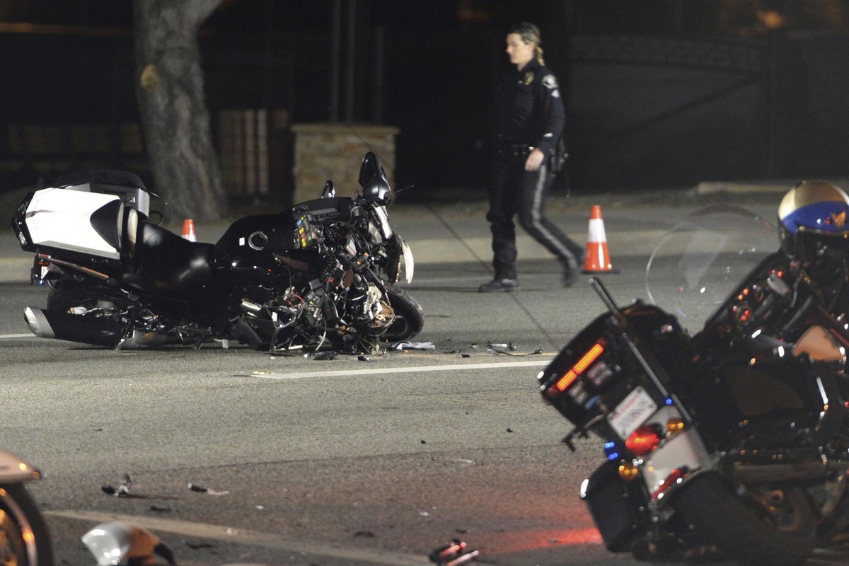 Justin Trudeau motorcade crash leaves police officer in hospital | The ...