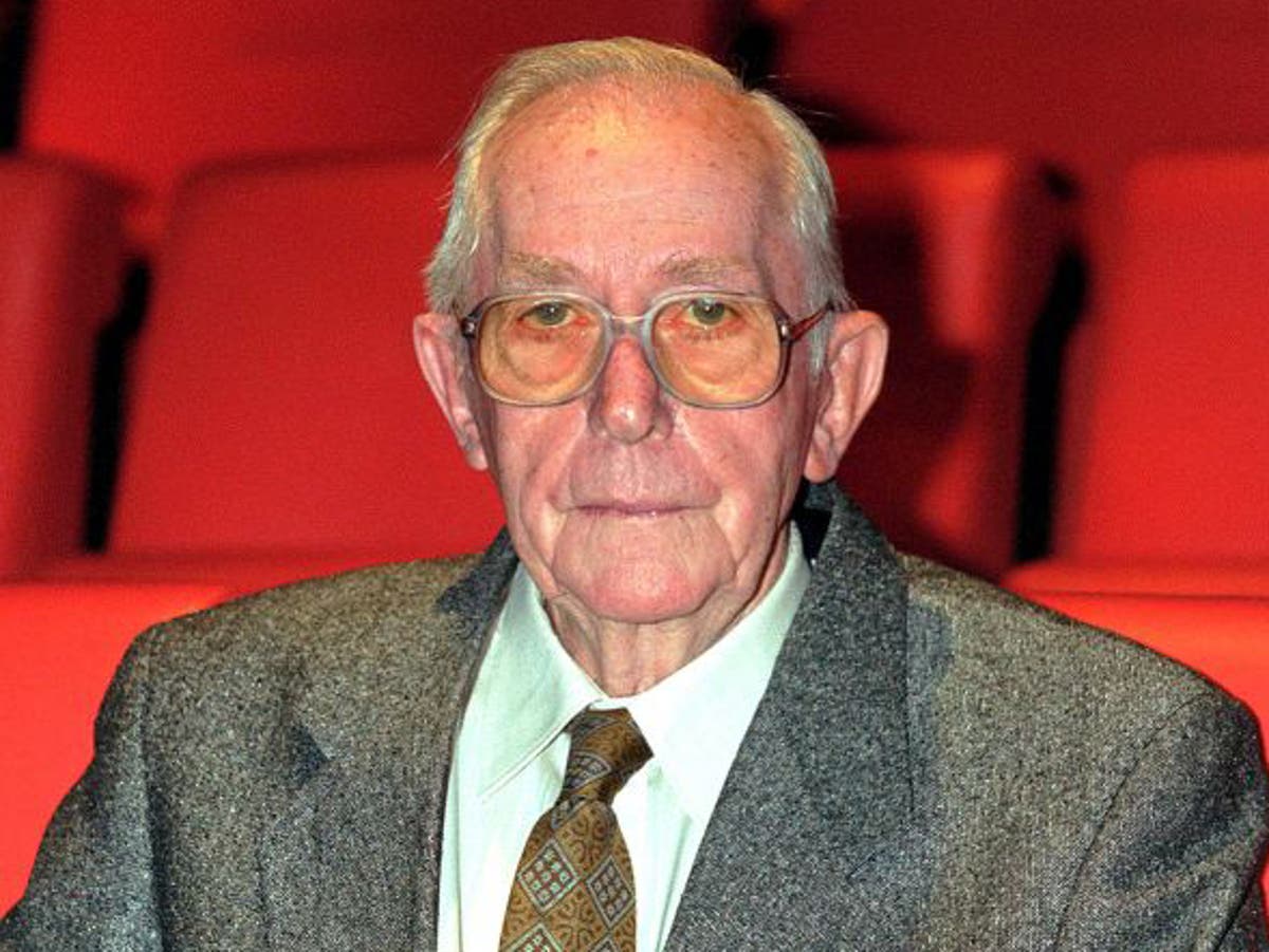 James Bond director Lewis Gilbert has died, aged 97 | The Independent ...