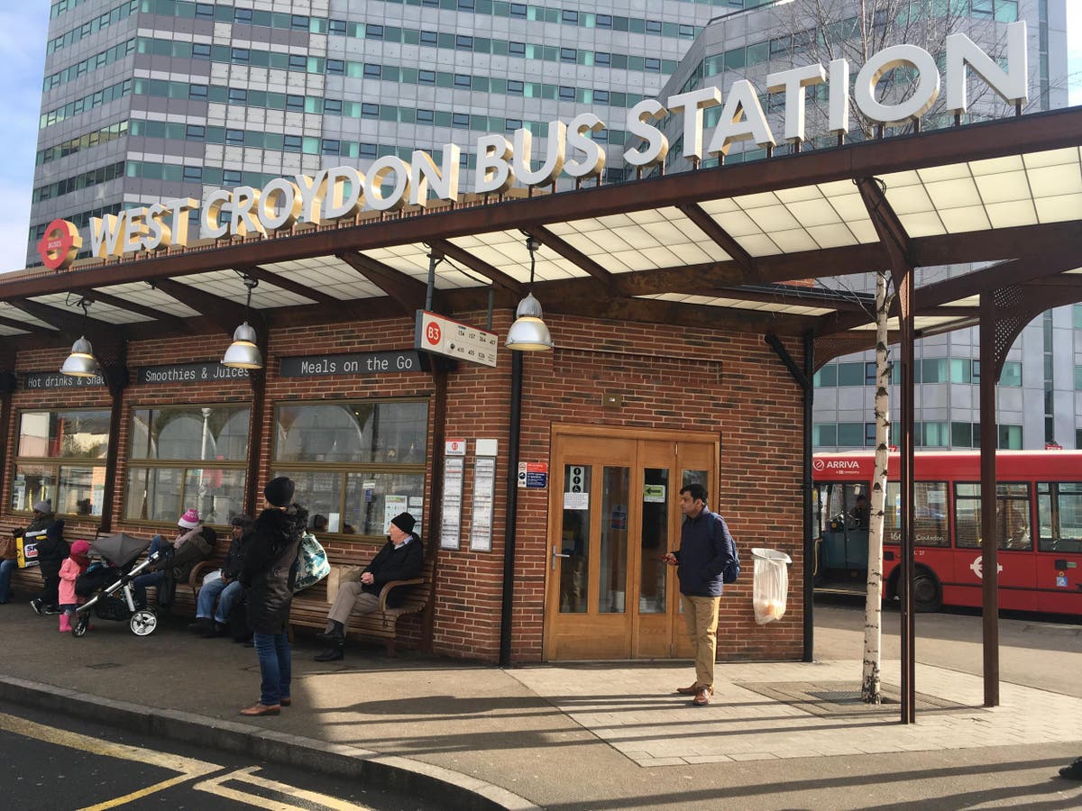 Why London's longest bus route is perfect for planespotters | The ...