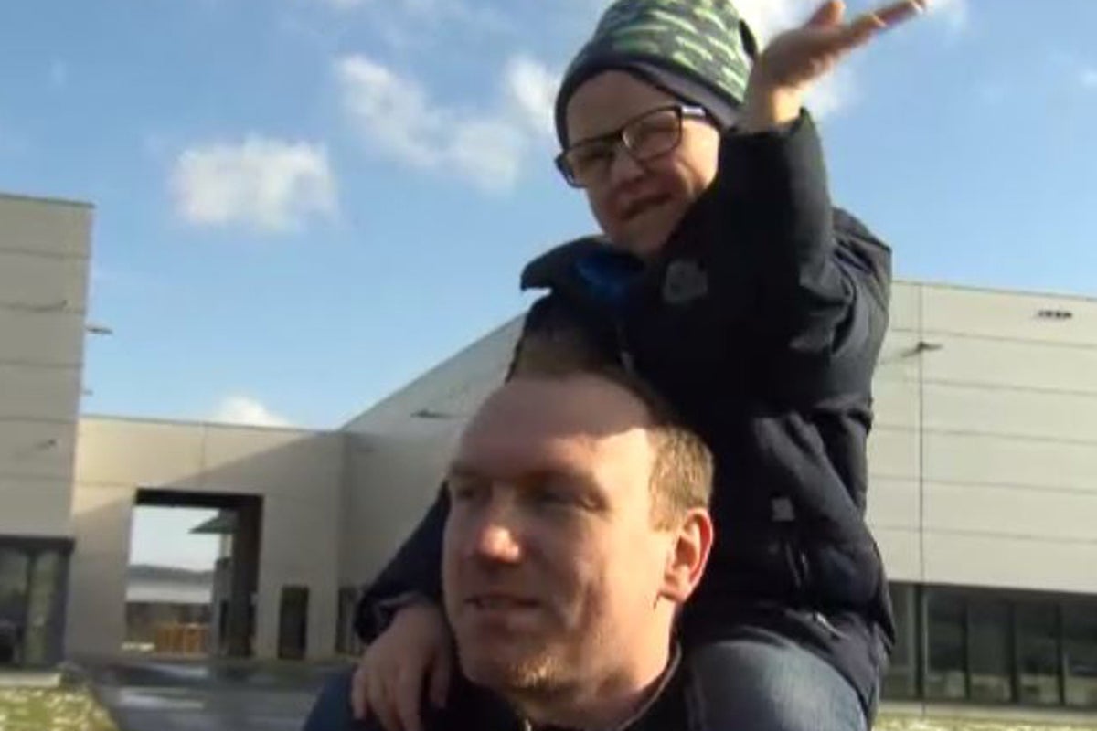 Widower father thanks colleagues who worked 3,000 hours of overtime so ...