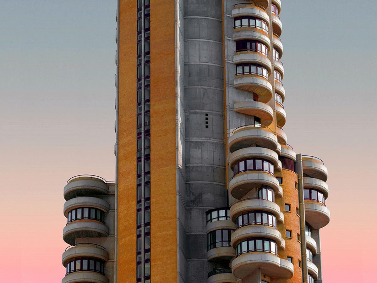 Photographer captures Martian architecture – in Benidorm | The ...