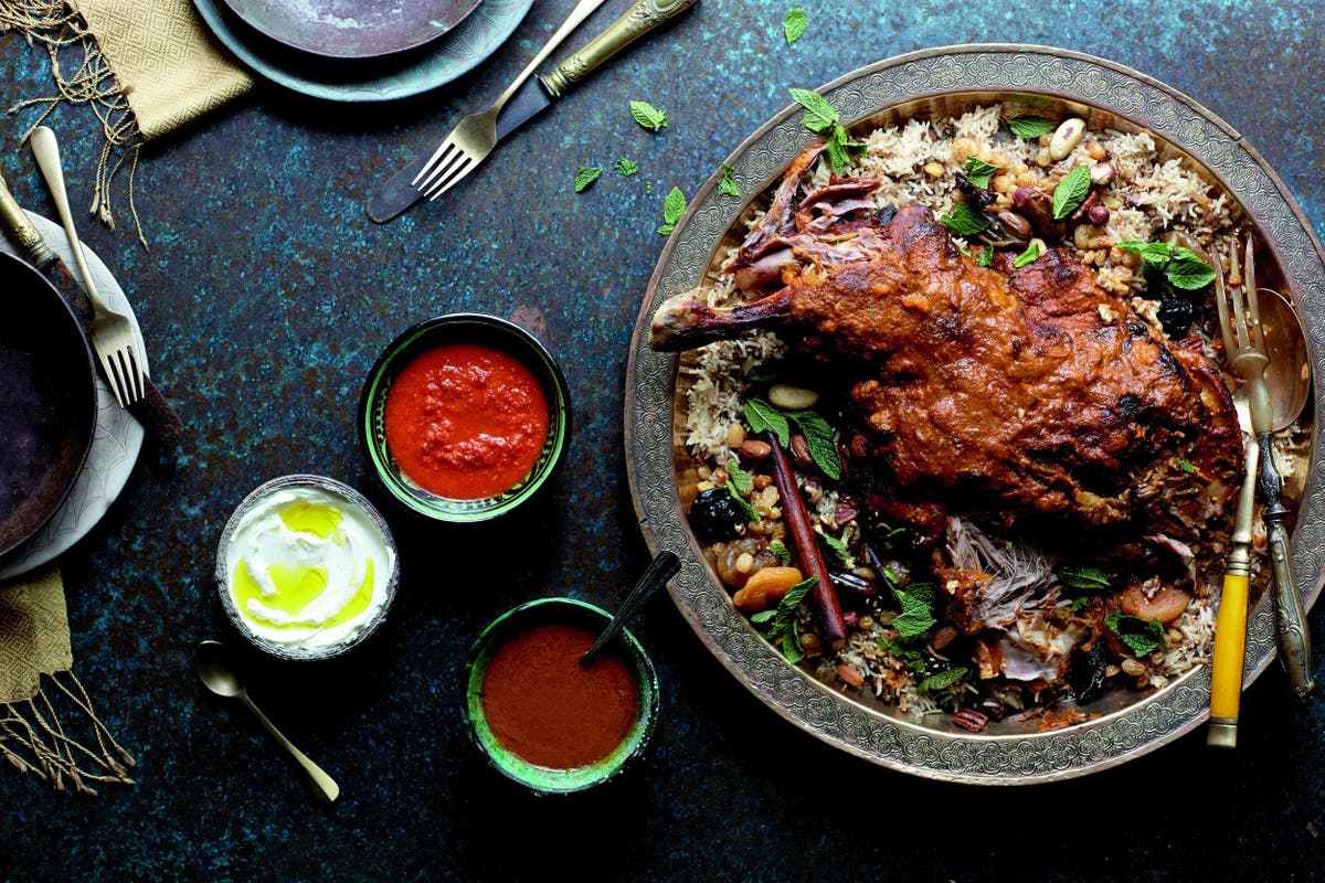 How to make Slow-cooked shoulder of lamb (Kataf ghanam meshwy) | The ...