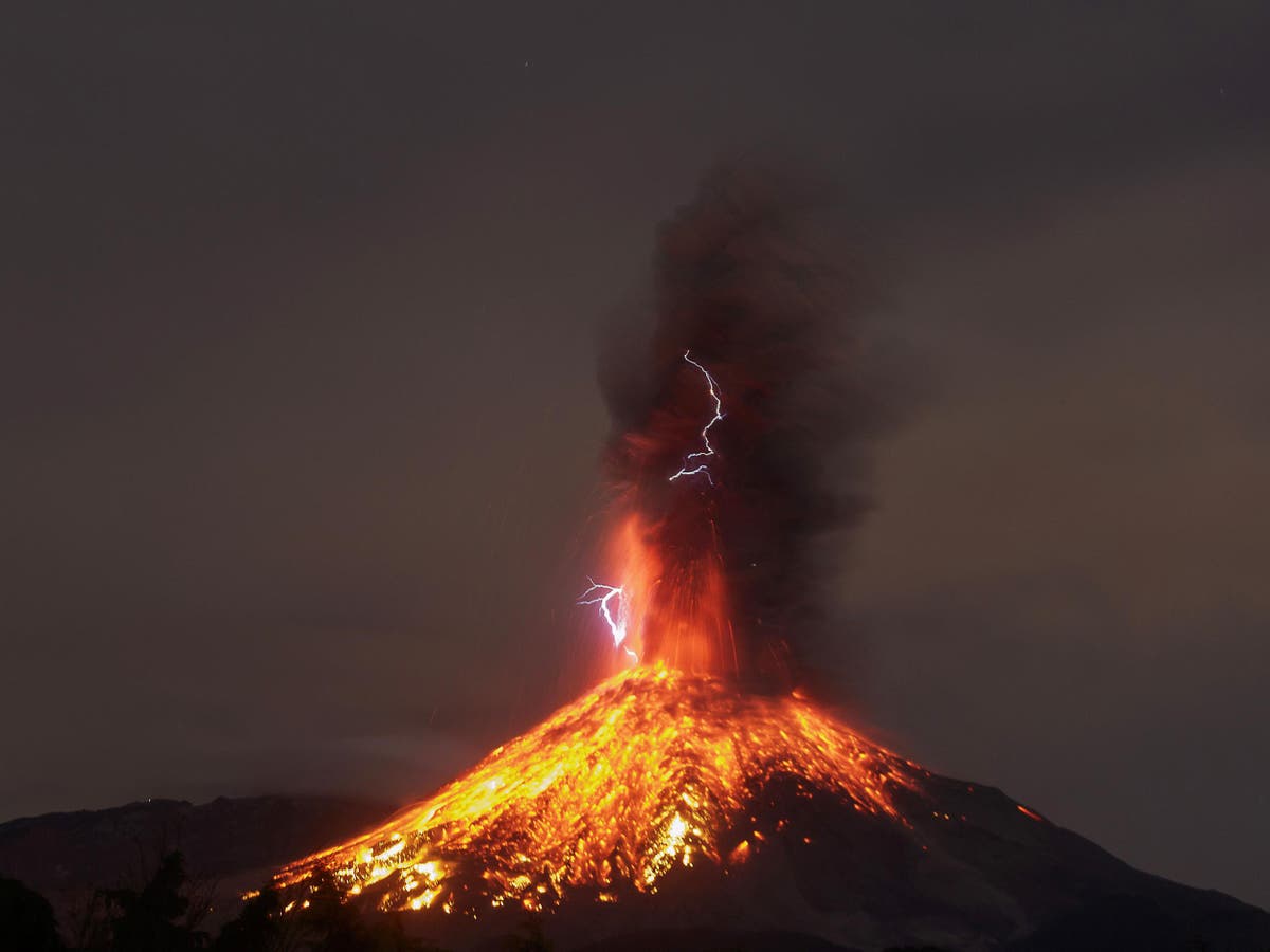 Volcanic thunder sound captured for first time by scientists | The ...