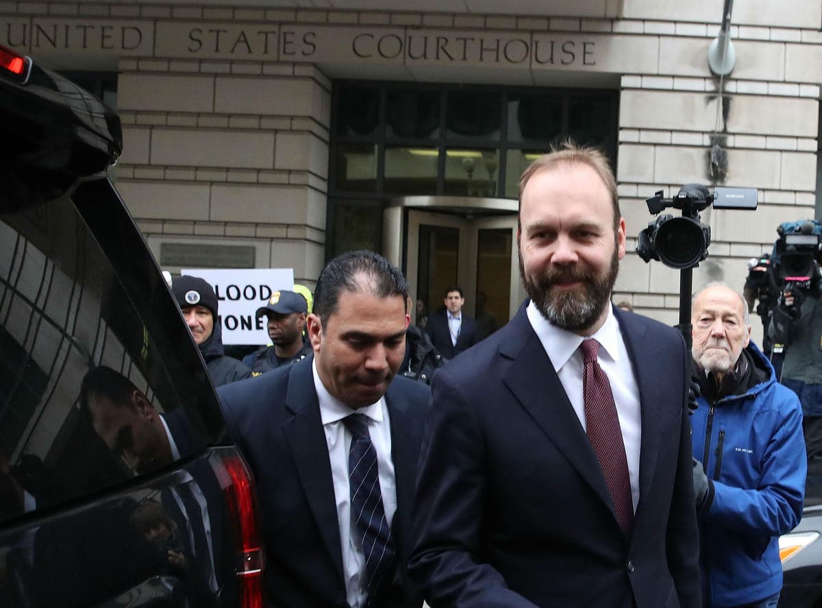 Ex-Trump campaign official Rick Gates 'communicated with a former ...