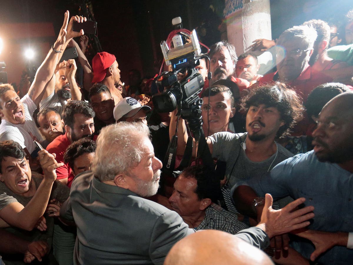 Ex-Brazilian president Lula da Silva in police custody after tense ...