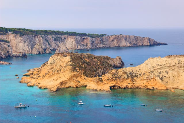 Italian islands ban single-use plastic with fines of up to €500 for ...