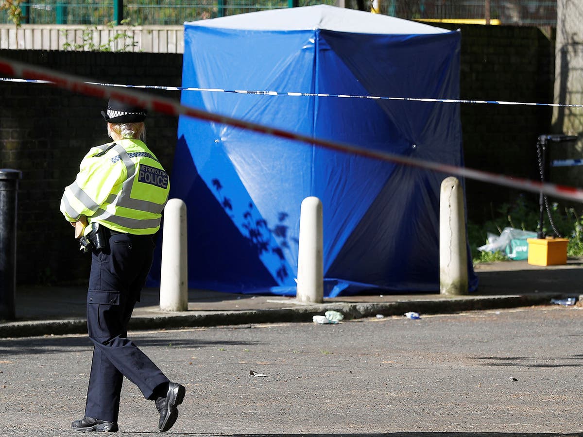 Bank holiday violence: Man stabbed in London after questioning man's ...
