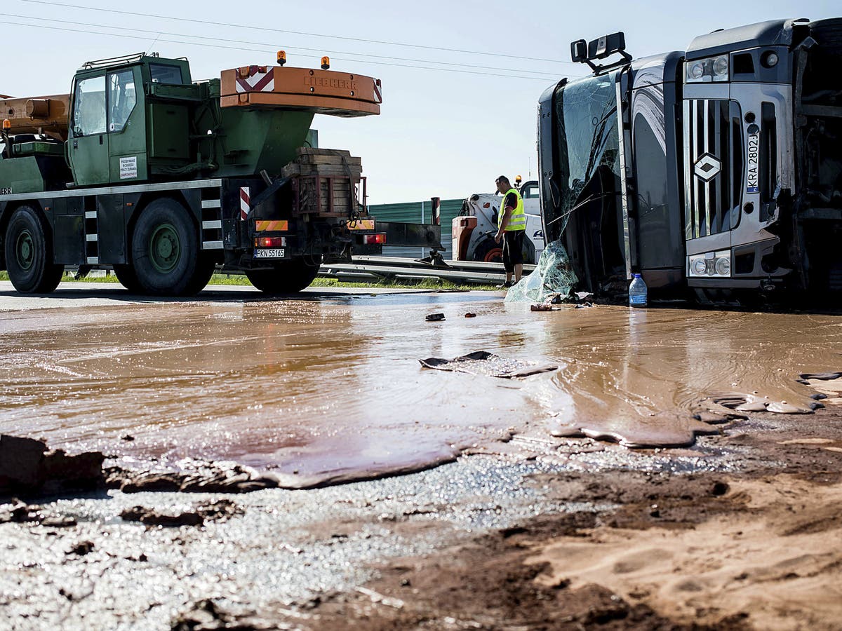 Polish motorway is covered in chocolate as tanker truck overturns | The ...