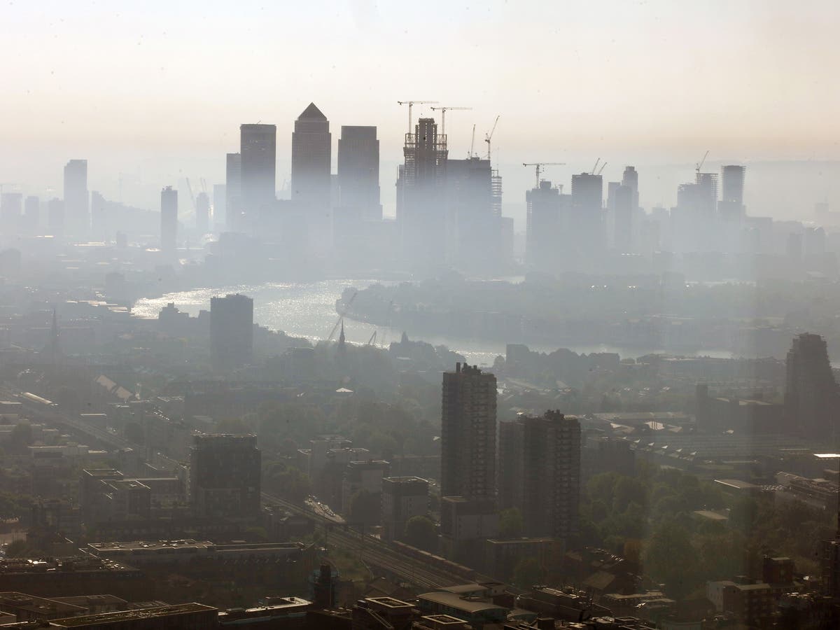 Children exposed to 30% more pollution than adults on walk to school ...