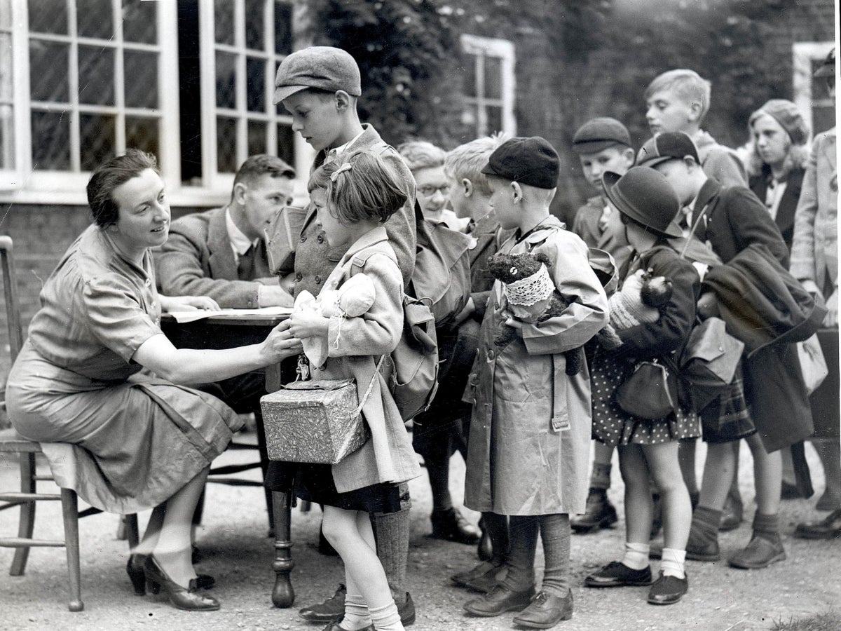 World War 2 Pictures Of Children