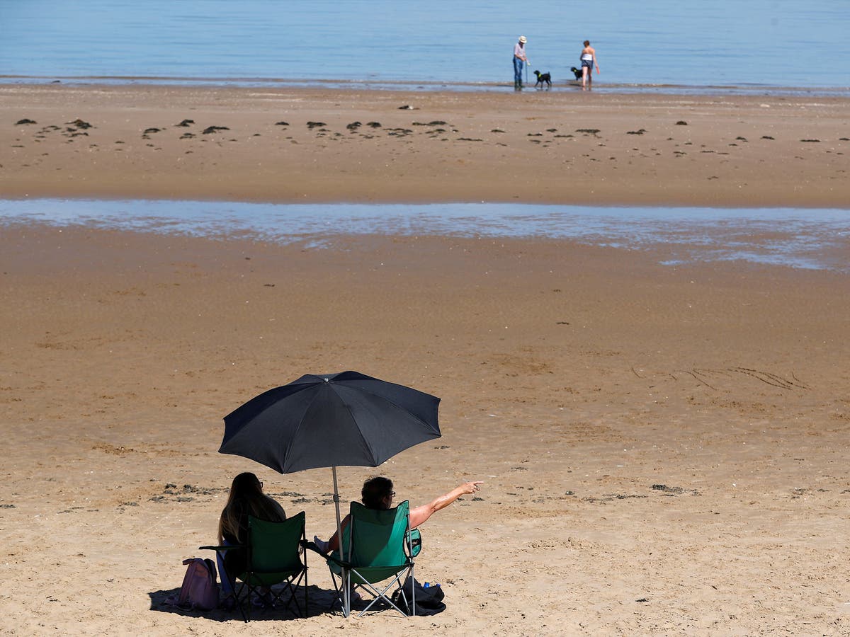 UK weather: Britain enjoys hottest day of year as heatwave hits | The ...