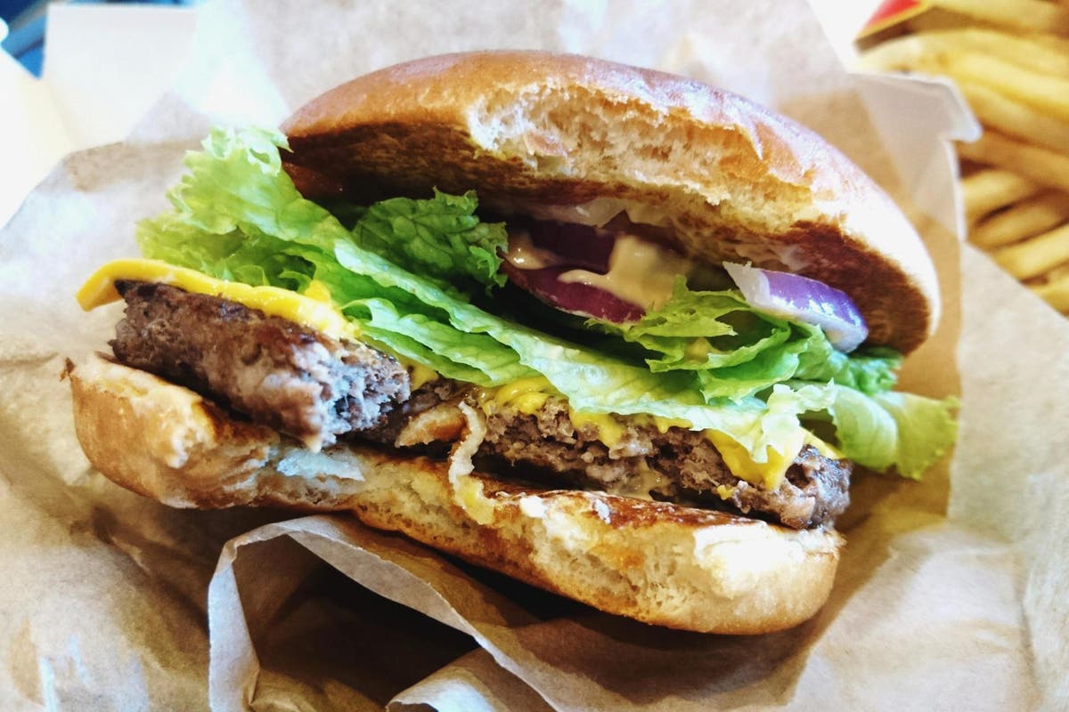 Police officer claims Burger King made him food with 'dirt' in it ...