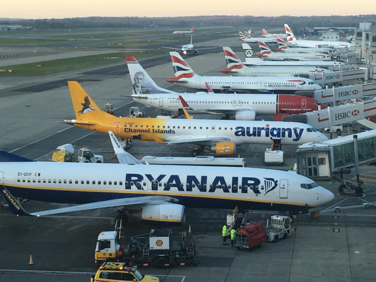 Record crowds, severe traffic jams and pilots strike forecast for ...
