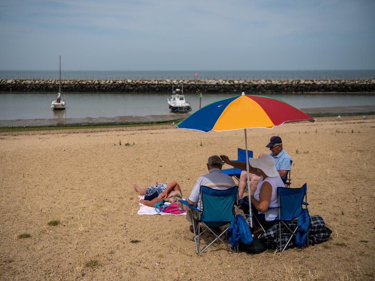UK weather: Heatwave set to return to Britain after spell of showers ...