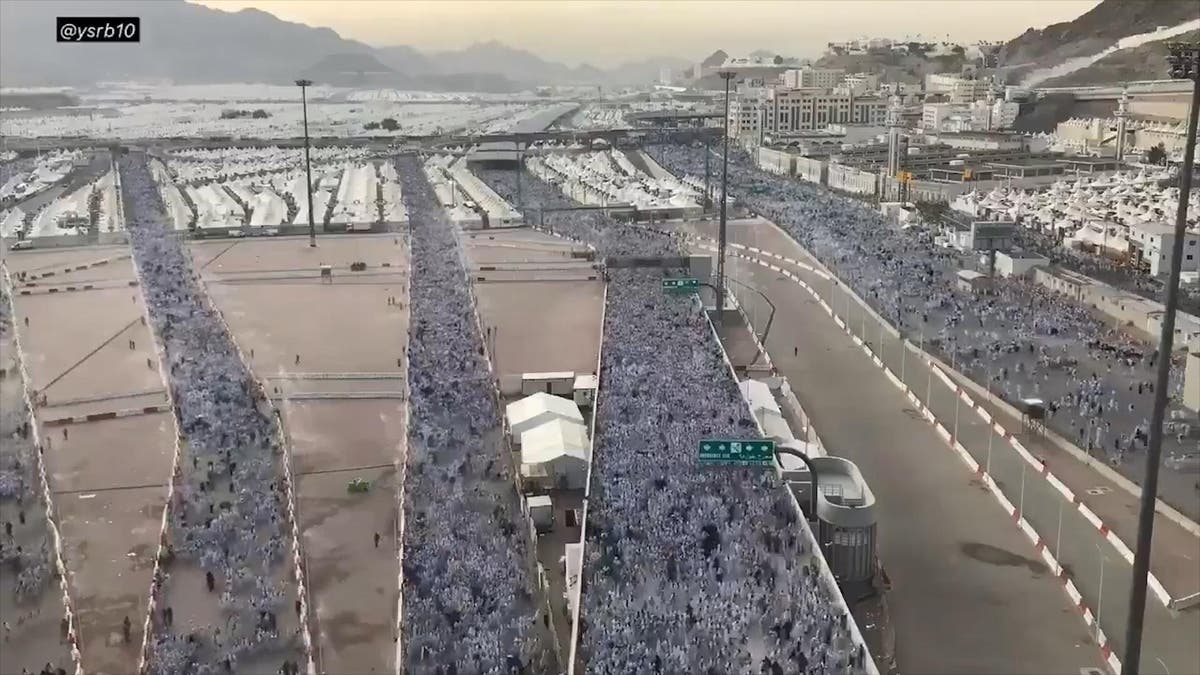 Thousands march near Mecca for Islamic pilgrimage in remarkable ...