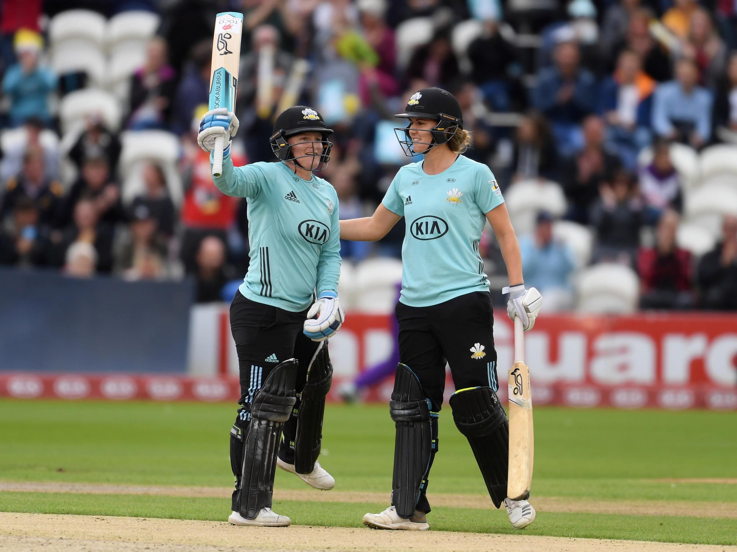 Lizelle Lee's hits record century as Surrey Stars…