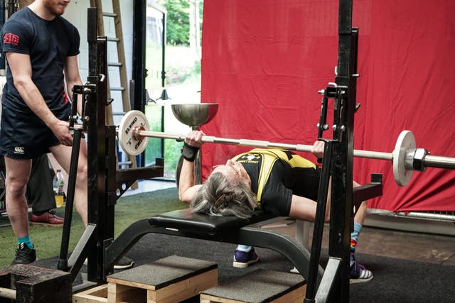 Meet the 71-year-old powerlifter encouraging other women to weight ...