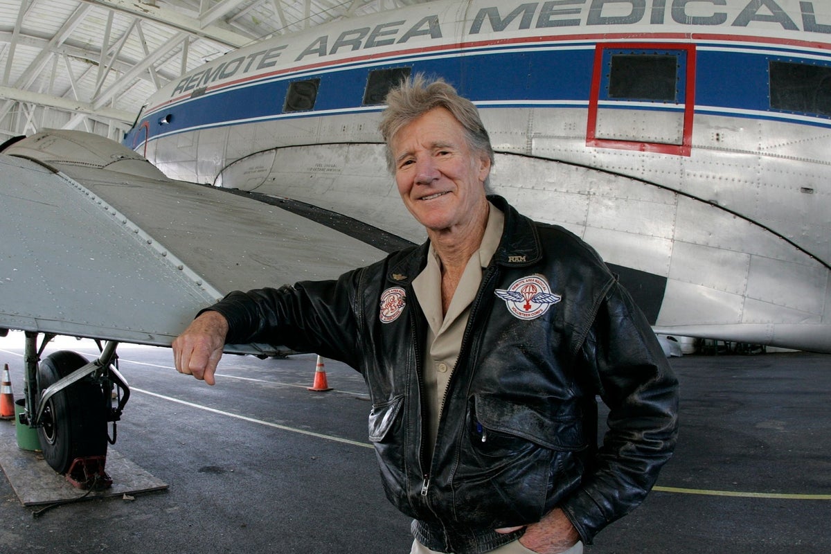 Stan Brock: The British adventurer who took free healthcare to the US ...