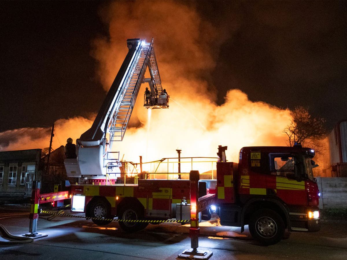 Nottingham fire: Gas explosions ‘heard across city’ after cattle market ...
