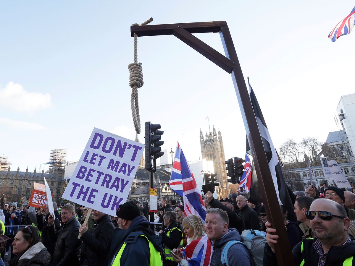 Brexit: Far-right groups threaten to riot at London protests as Boris ...