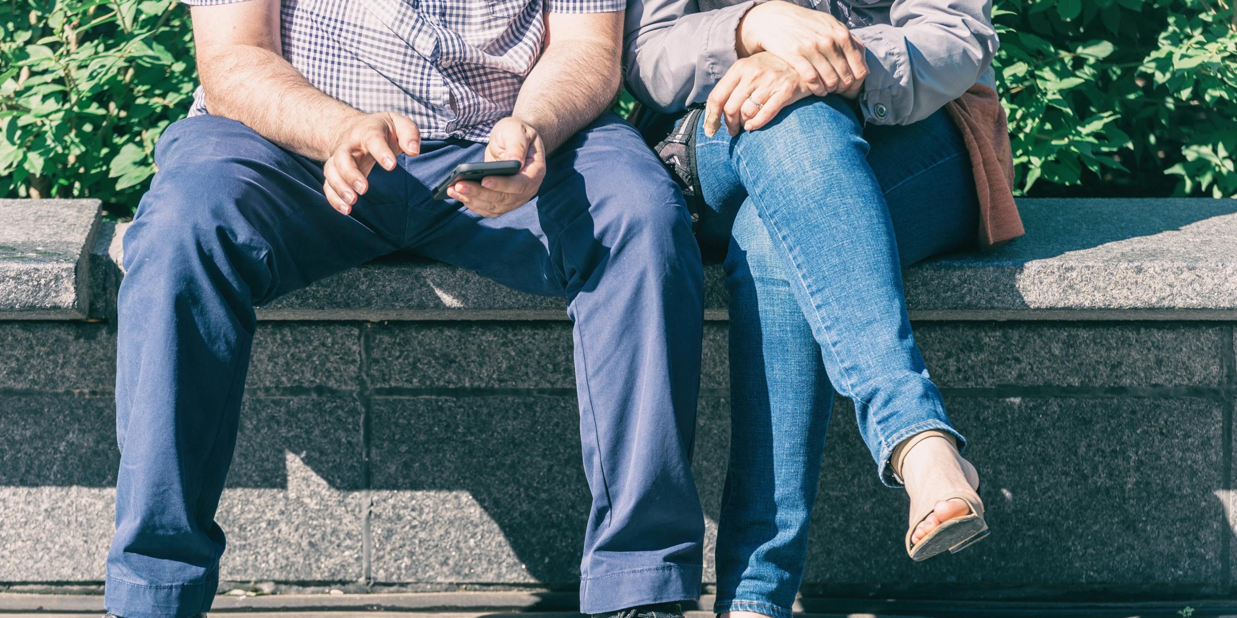 What's going on with the anti-manspreading chair? : r/OutOfTheLoop