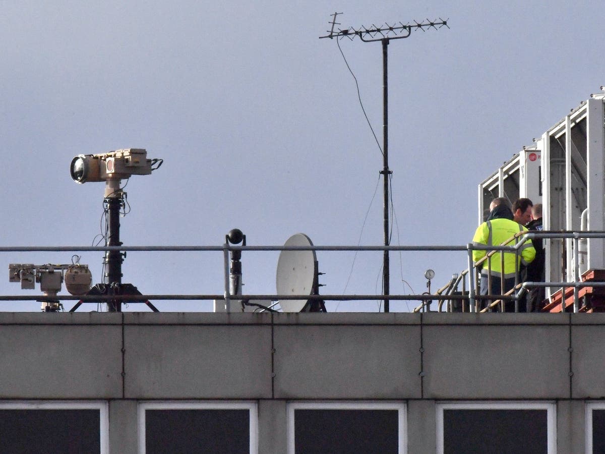 Gatwick police say they cannot discount possibility there was no drone ...
