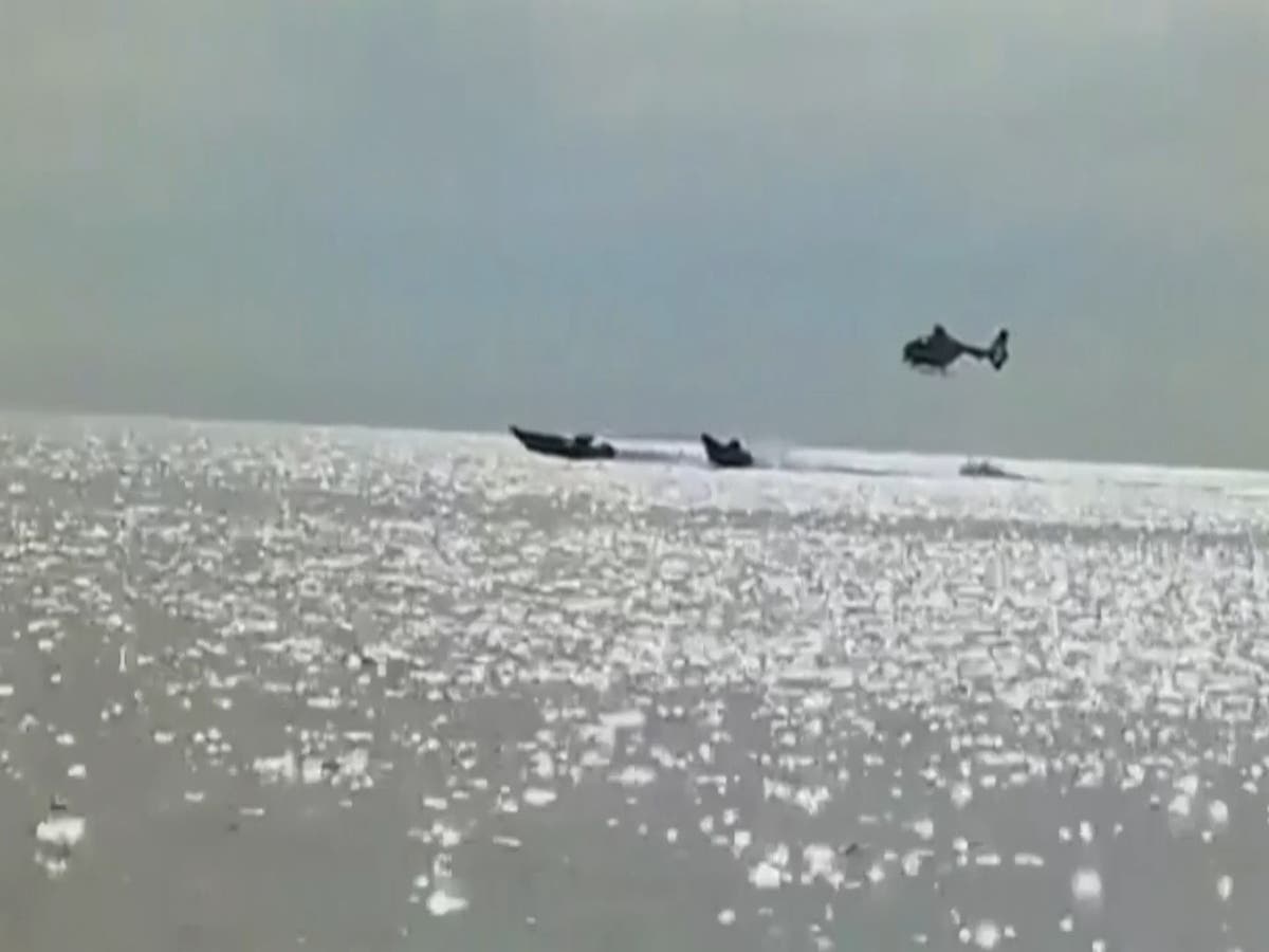 Dramatic high-speed chase ends with police ramming narco drug smugglers ...