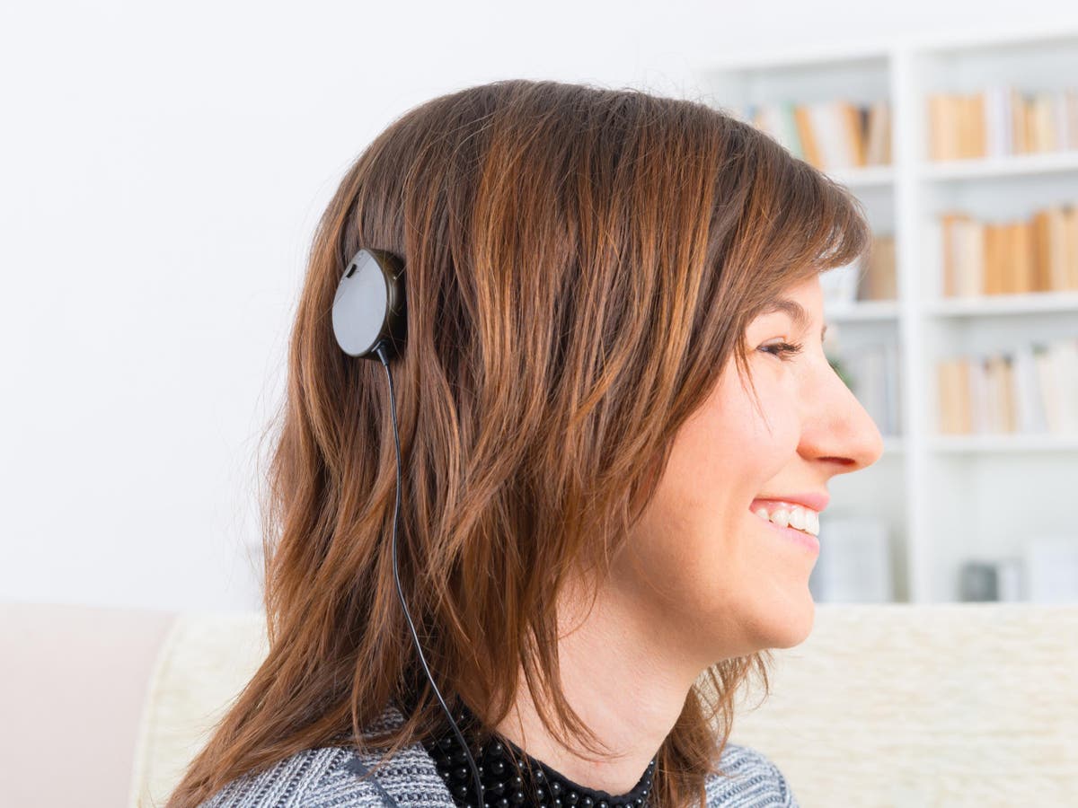 NHS to offer hundreds more deaf people life-changing cochlear implant ...