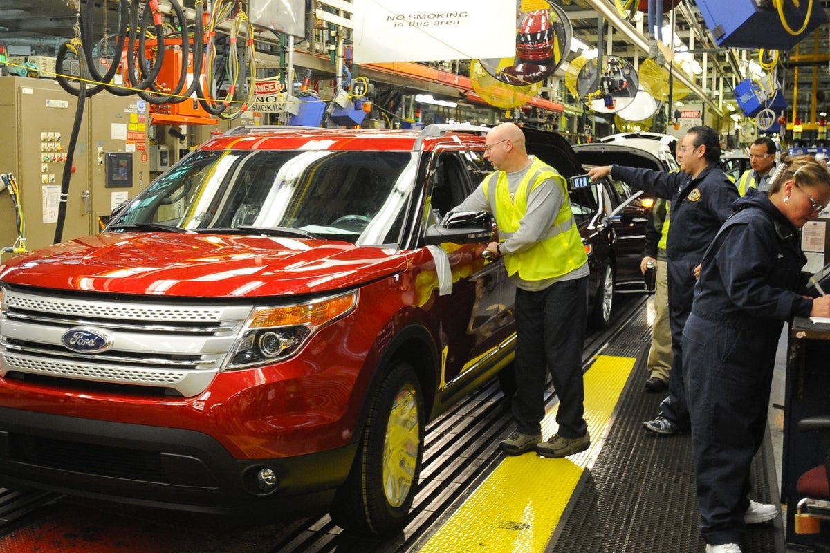UK manufacturing slump drags down GDP growth, official figures show ...