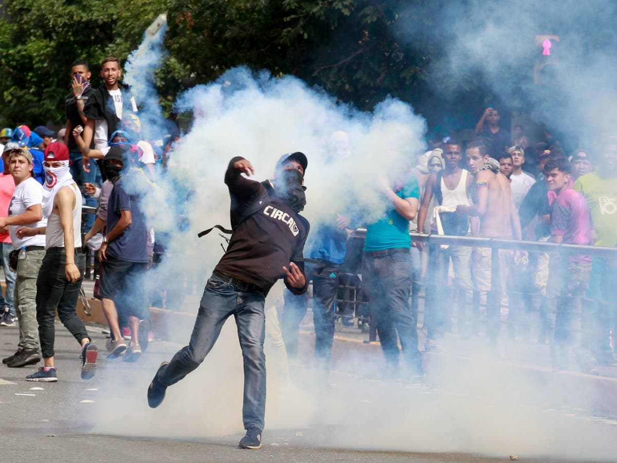 Venezuela crisis: Seven killed in violent crackdown on protests as ...