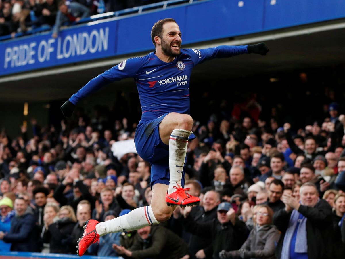 Gonzalo Higuain inspires Chelsea to five-star rout of Huddersfield ...