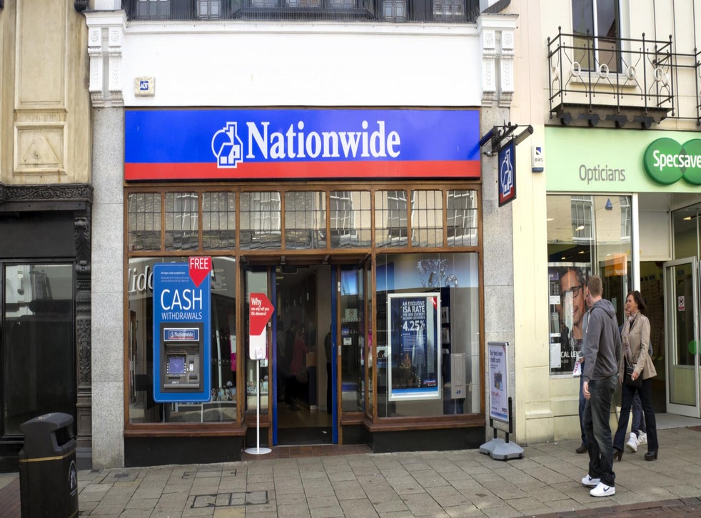 Lucky 18-year-old becomes millionaire after finding £8.9M in his bank ...