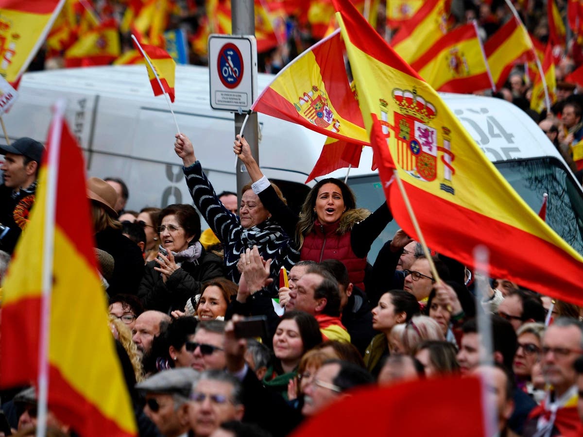 More than 40,000 Spanish nationalists protest against government talks ...