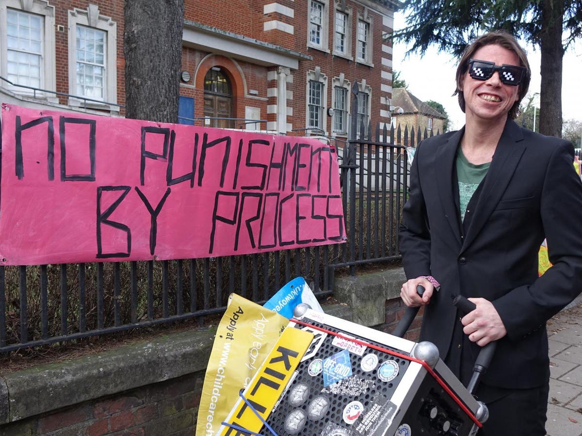 Lauri Love: Alleged British hacker begins legal battle to get seized ...