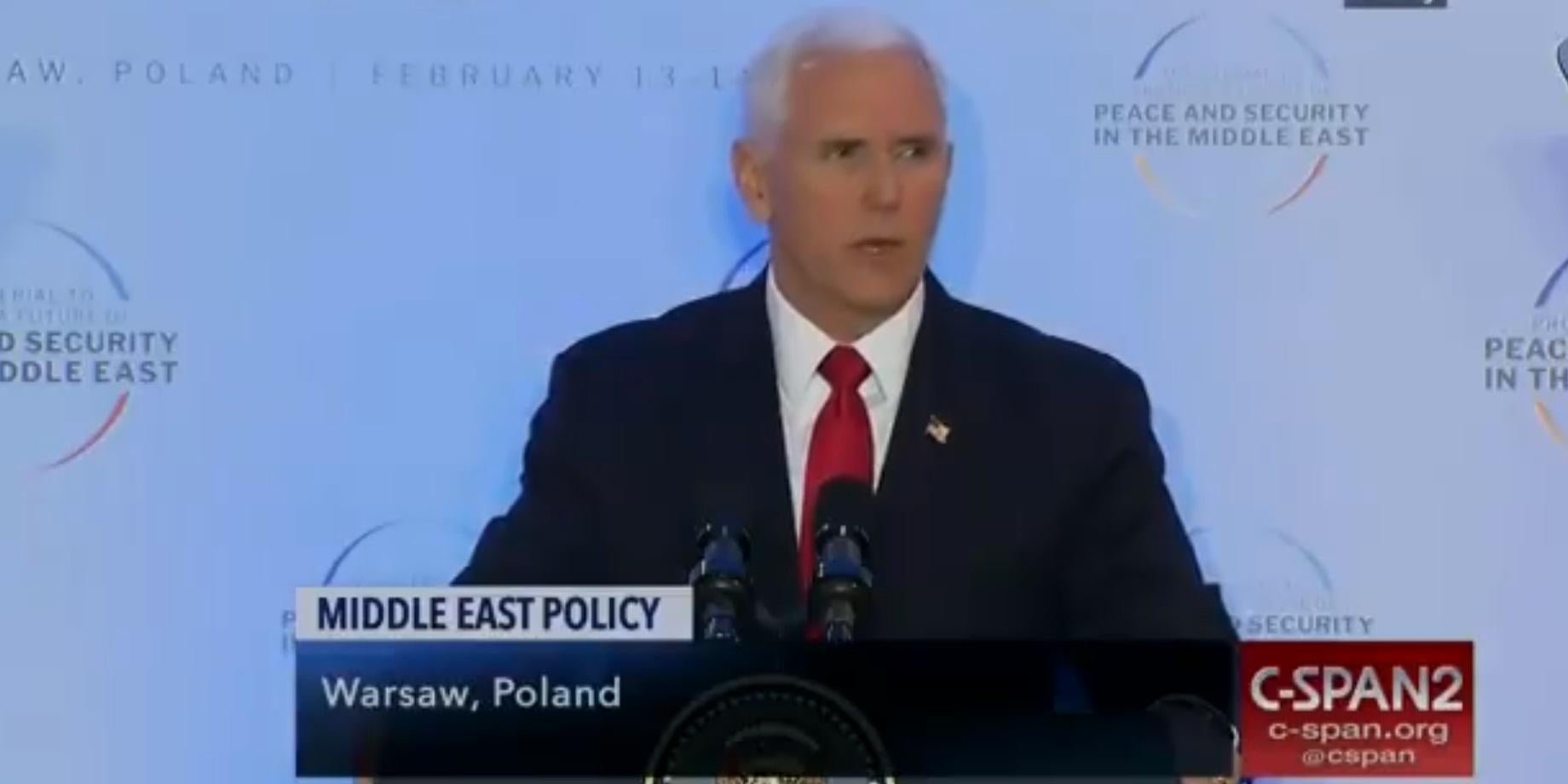 Mike Pence waits for applause and is greeted by silence in cringe ...