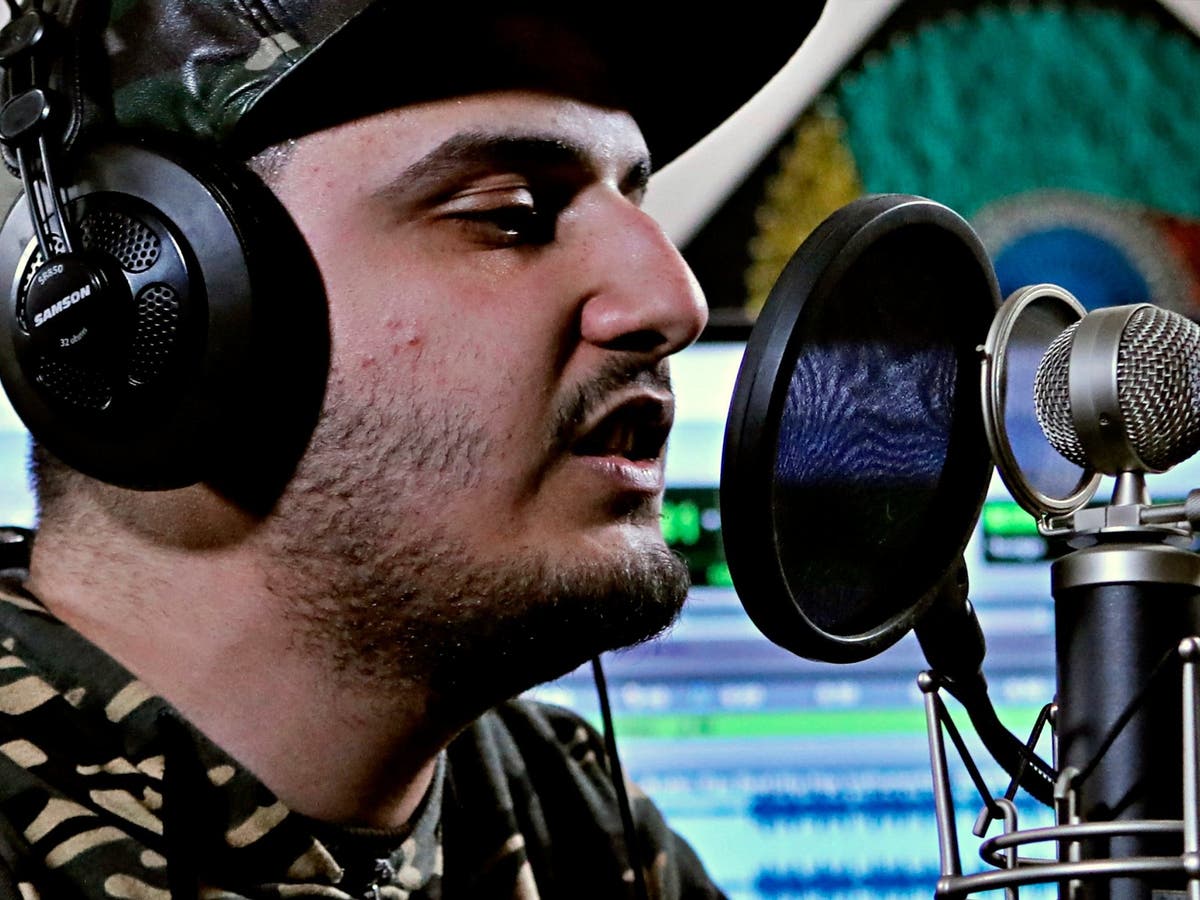 Iraqi rapper gives voice to youth frustrated by politicians and ...