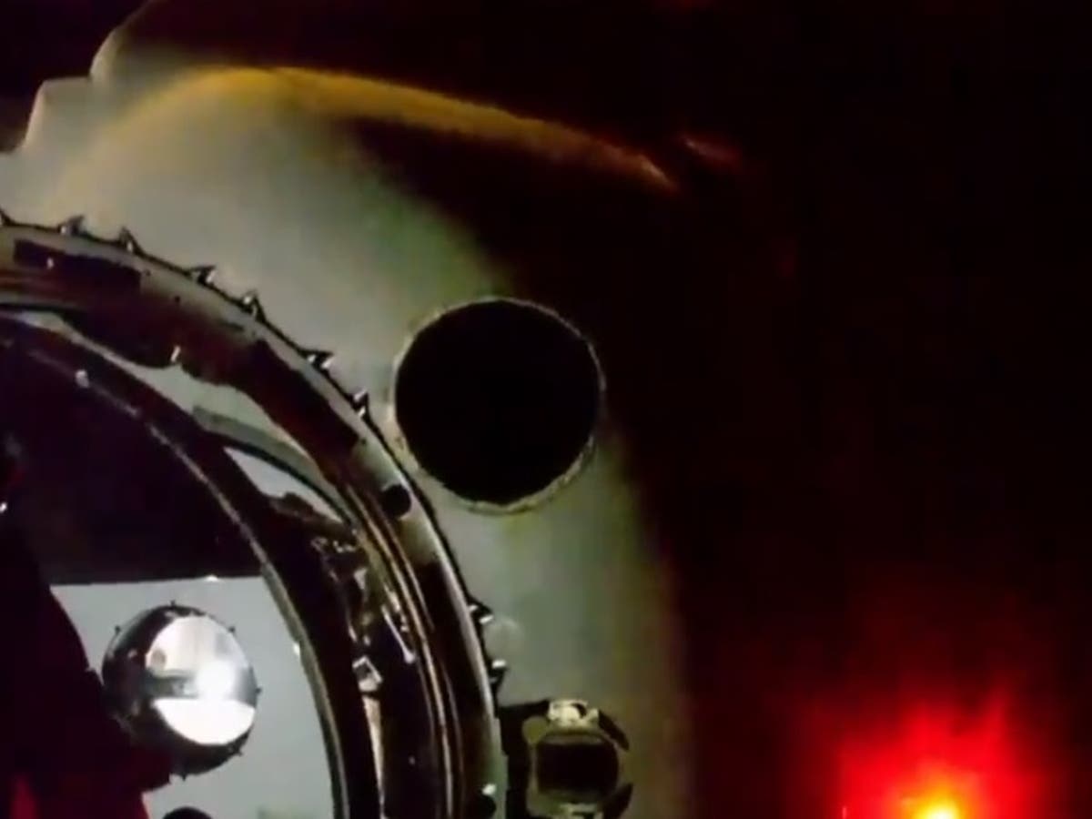 SpaceX Dragon capsule successfully docks with International Space ...