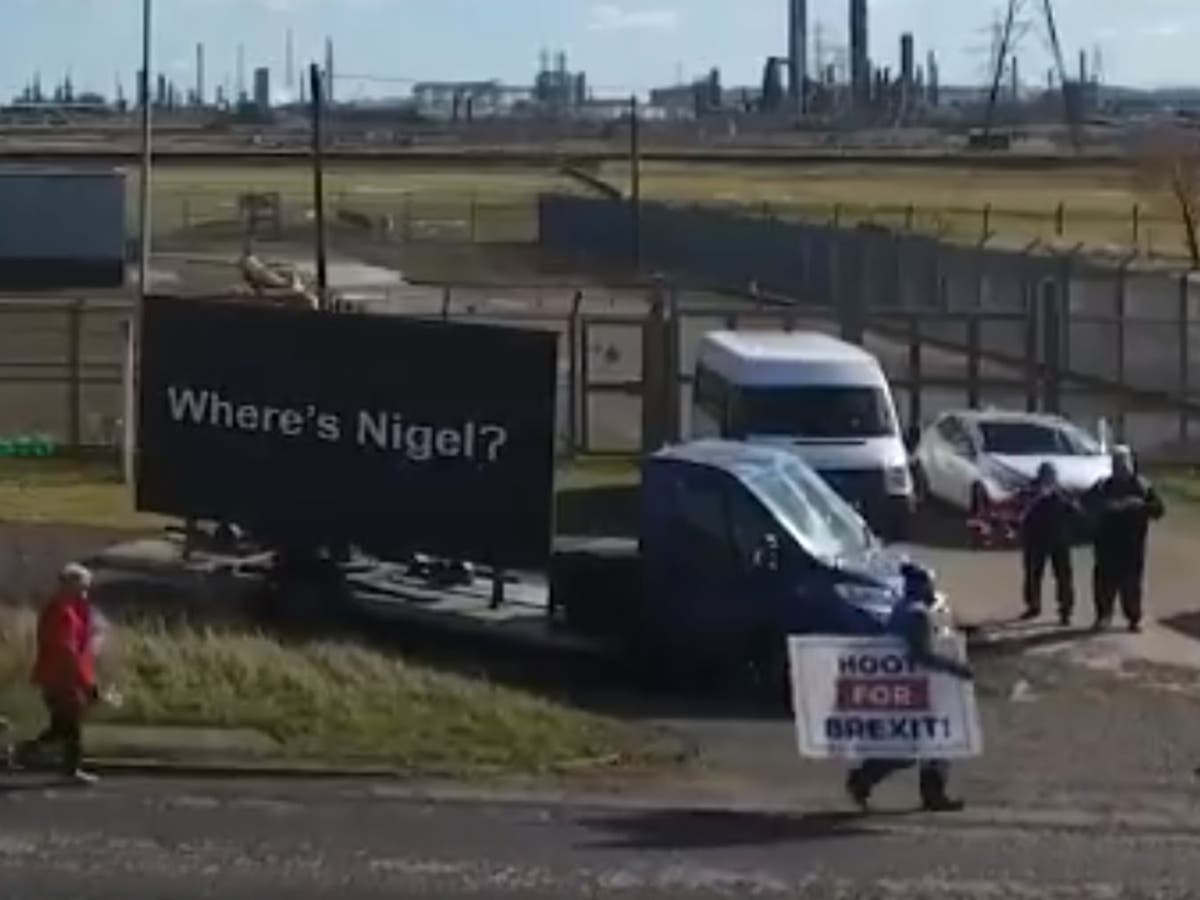 Brexit betrayal march: Billboards target absent Farage with 'where's ...