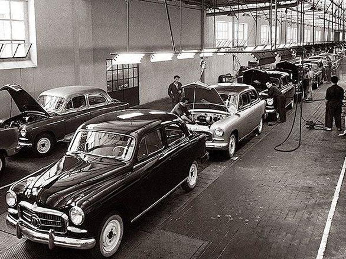 Film shows how car manufacturing has changed over 50 years at Seat ...