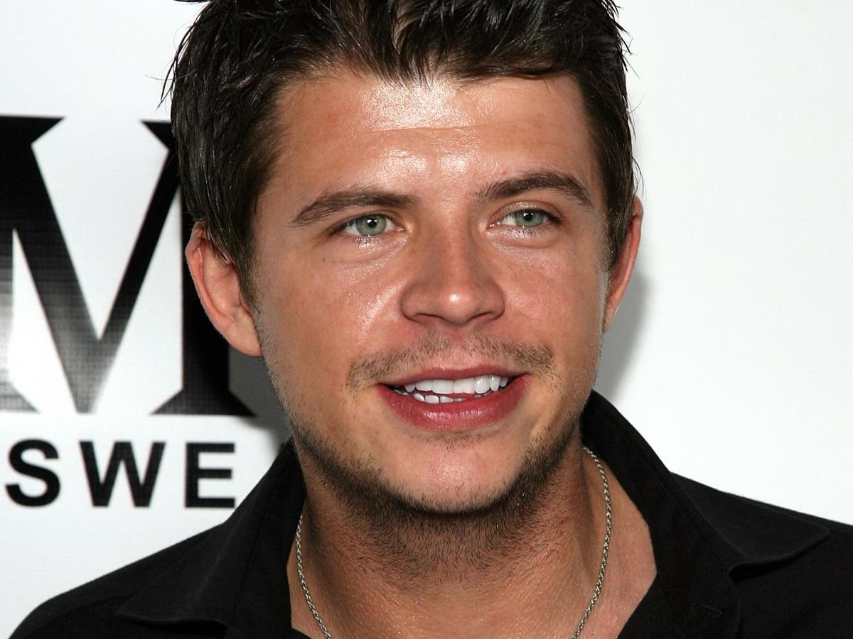 Andy Newton Lee: Former Hollyoaks actor put in coma after collapsing at ...