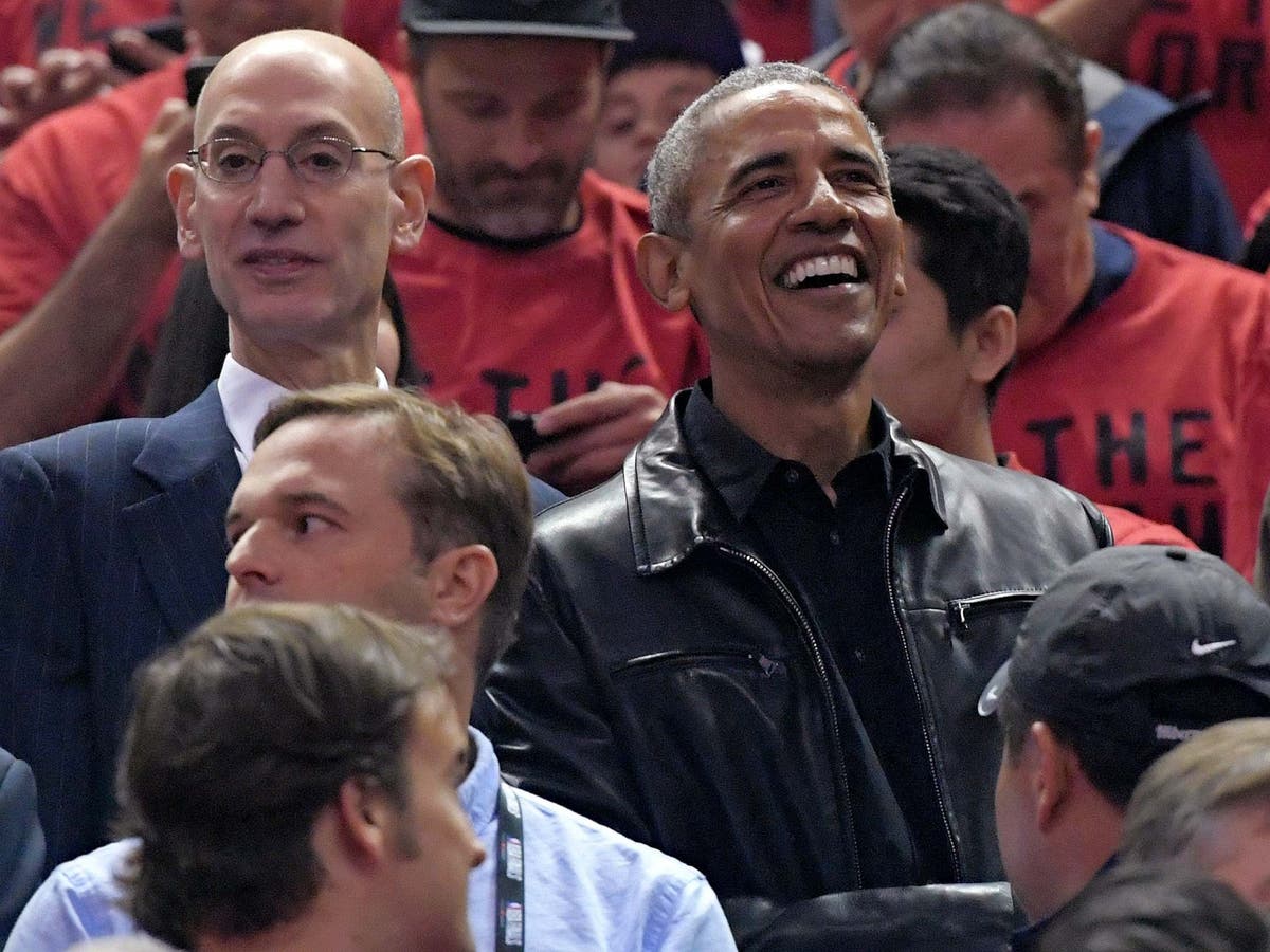 Barack Obama receives impromptu standing ovation at NBA finals | The ...