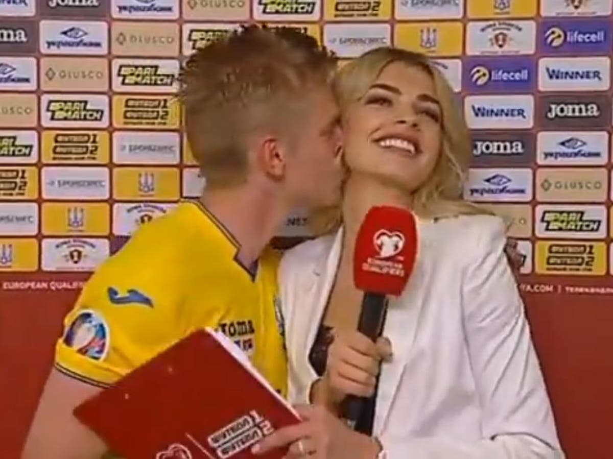 Manchester Citys Oleksandr Zinchenko Kisses Ukrainian Reporter On Live
